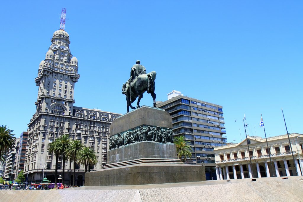 Consejos para viajar a Uruguay | Omint Assistance Blog